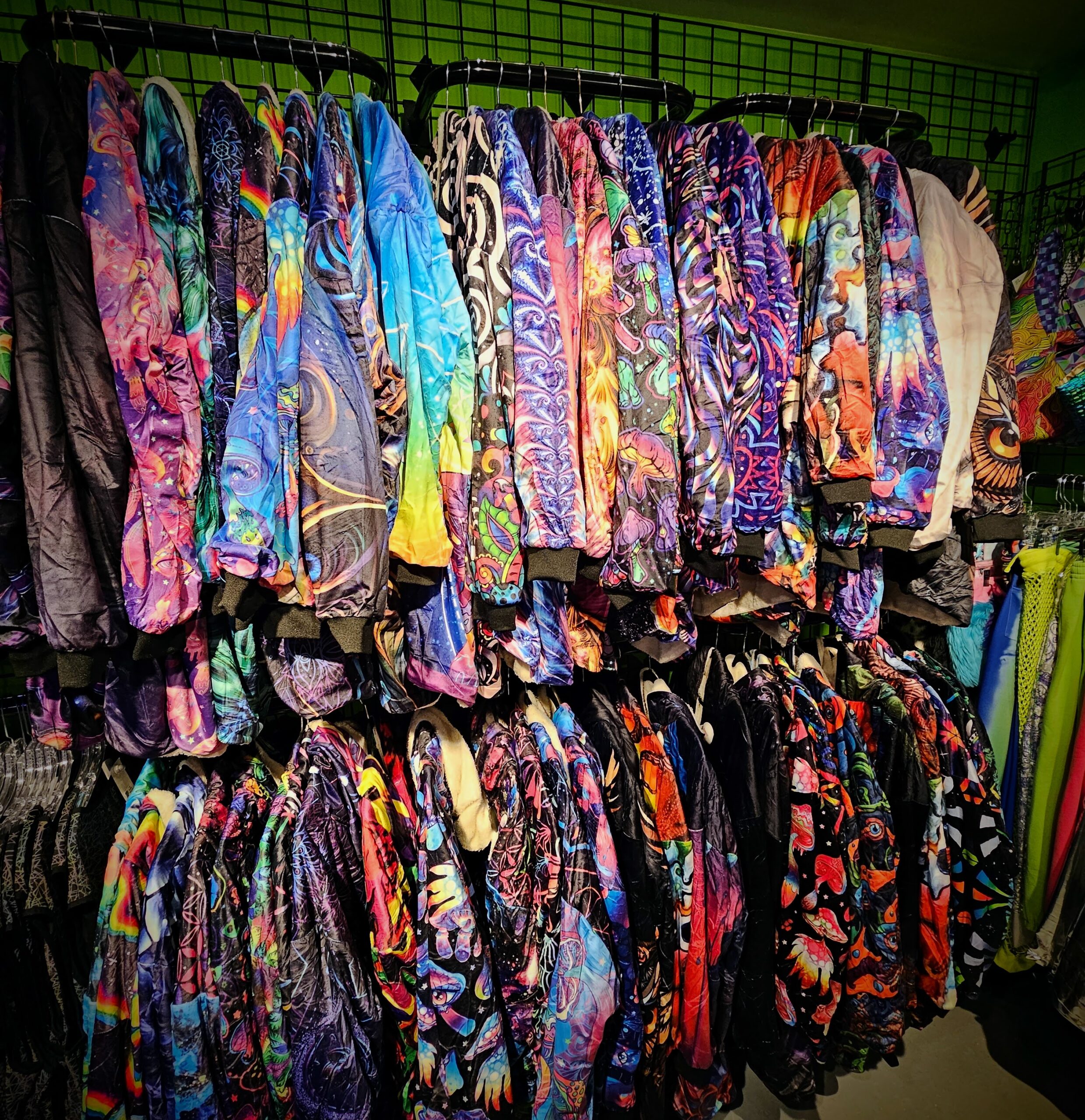 Things That Glow Store – Over 24 Years Glowing in Colorado